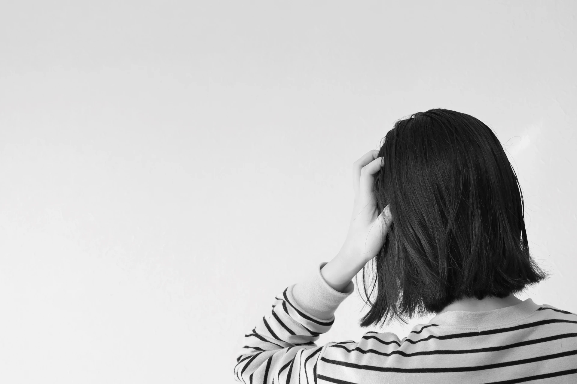 おばさんに見えるファッションの特徴とは？素敵な女性とどこが違う？ ｜ Rolmy